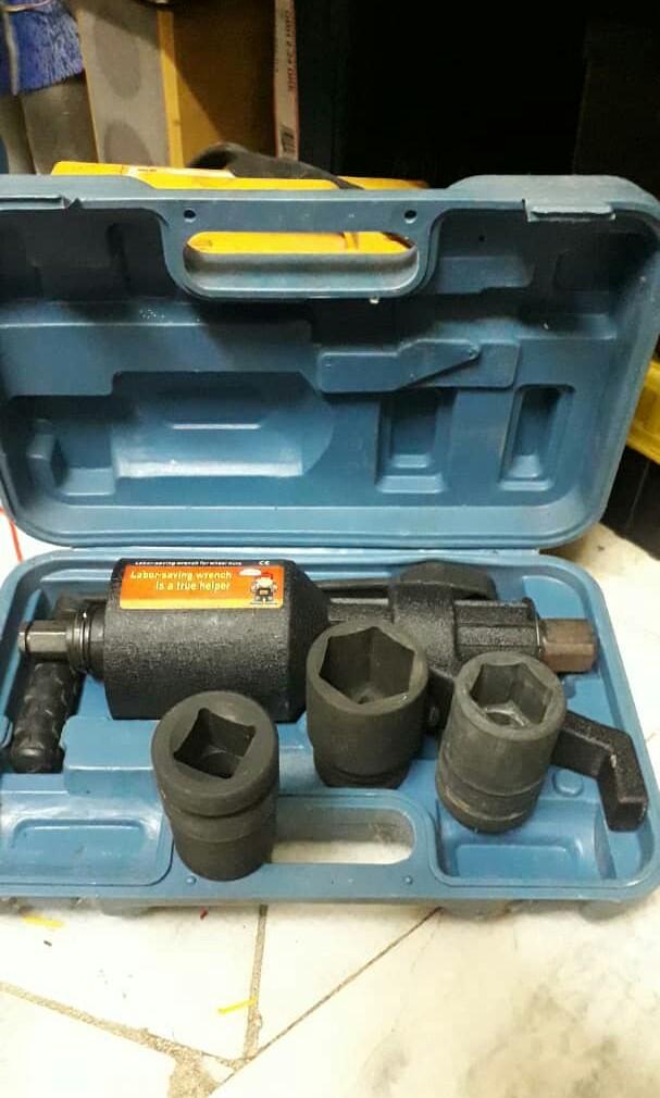 Spanar buka tayar lori, Auto Accessories on Carousell