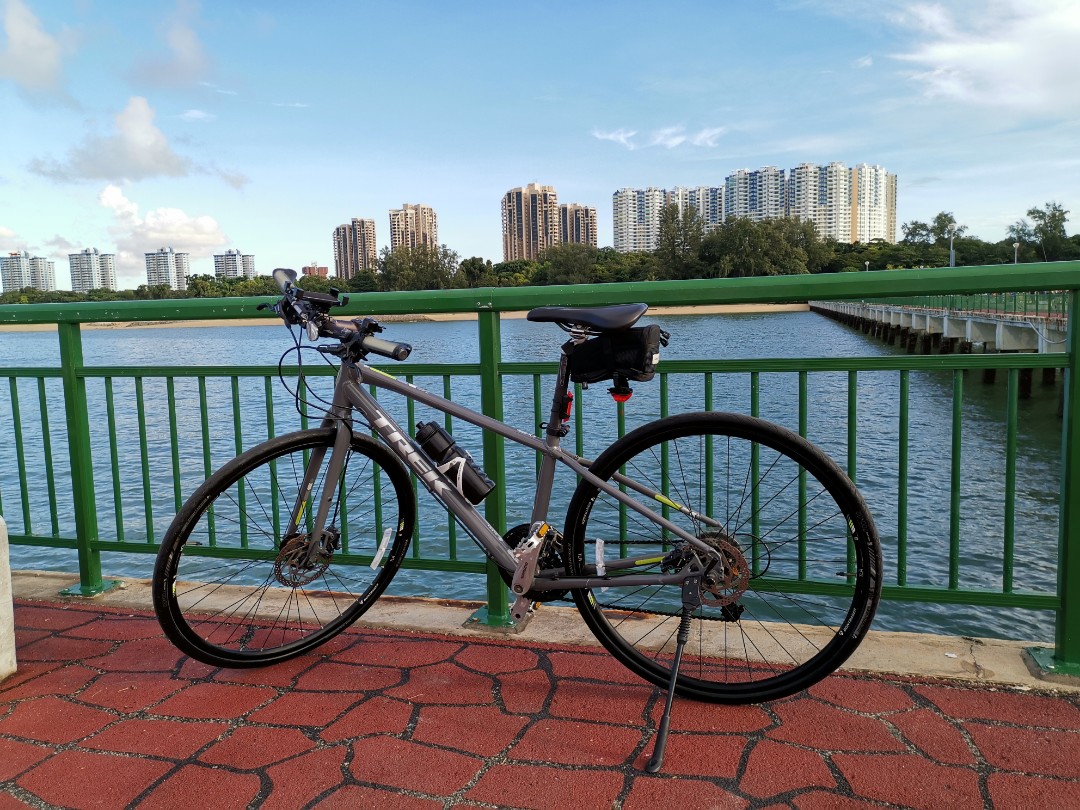 Trek FX 7.4 Disc hybrid bike, Sports Equipment, Bicycles & Parts ...