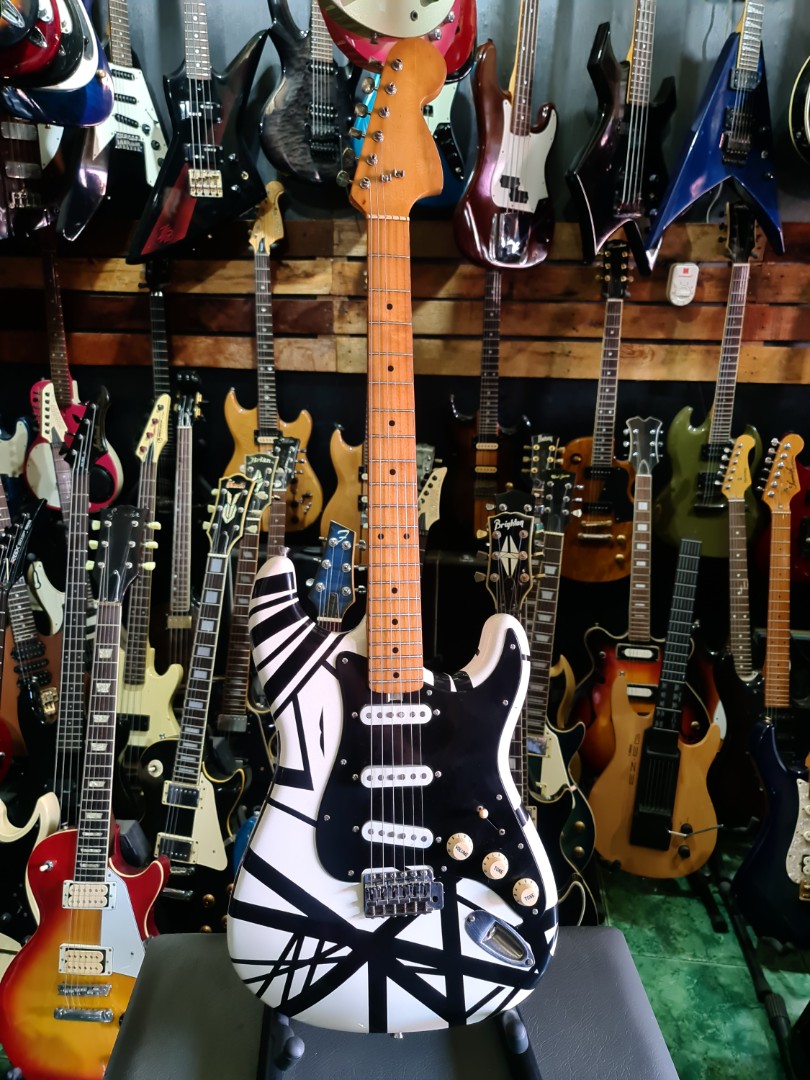 Vintage custom guitar from japan, Hobbies & Toys, Music & Media, CDs ...