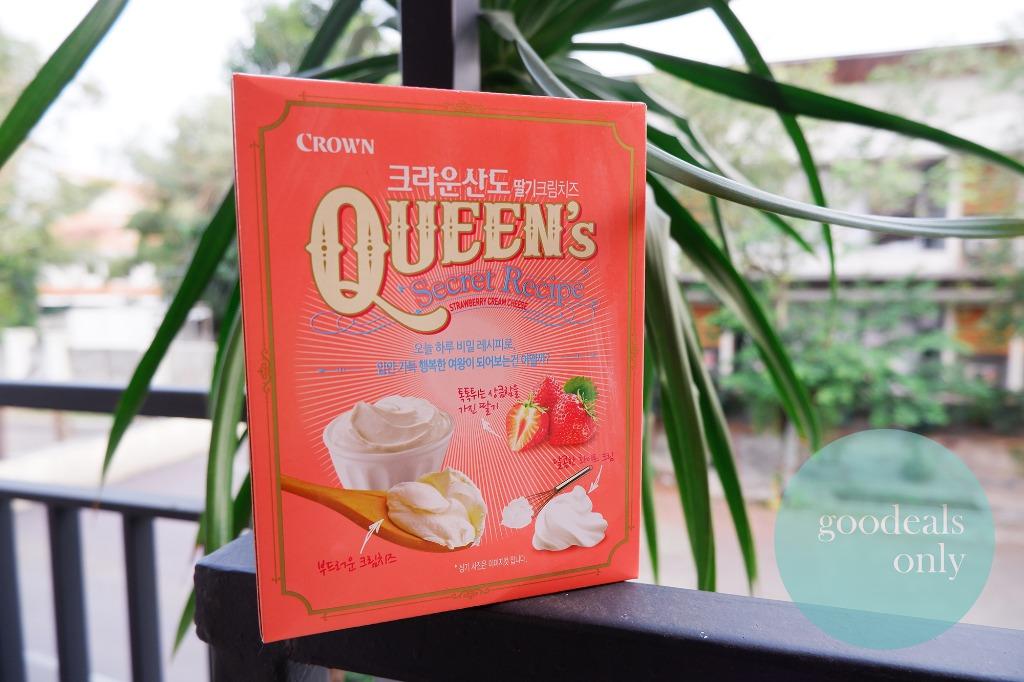 Crown Sando Strawberry Cream Cheese, Makanan & Minuman, Snek di Carousell