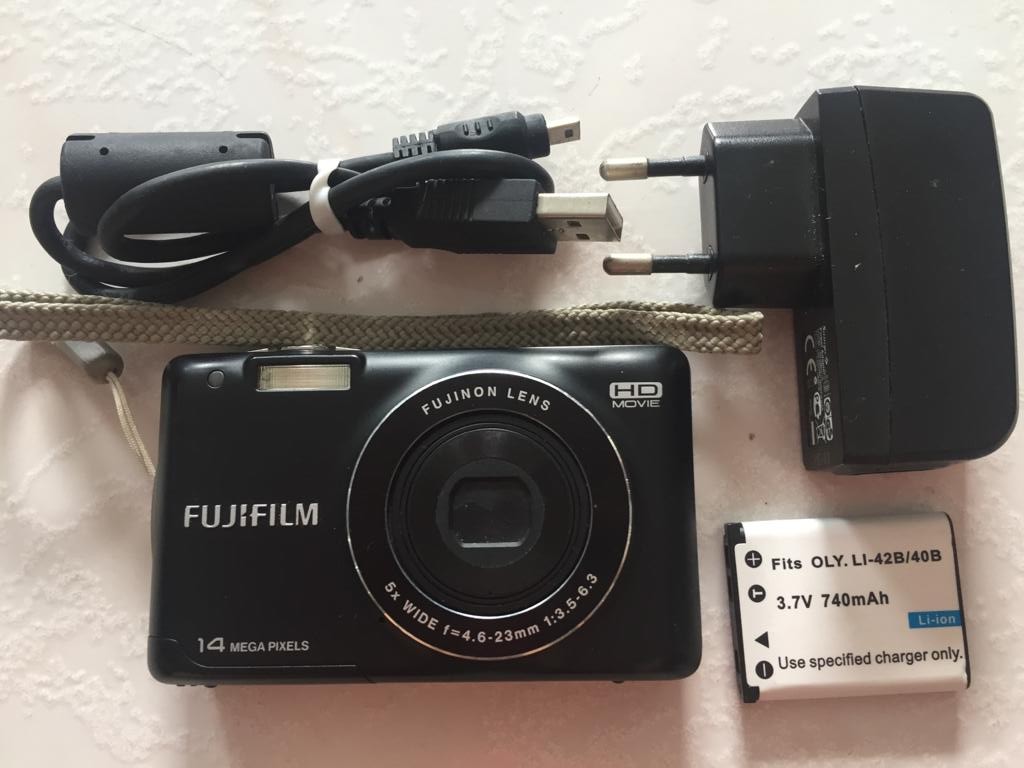Fuji Digital Camera, Photography, Cameras on Carousell
