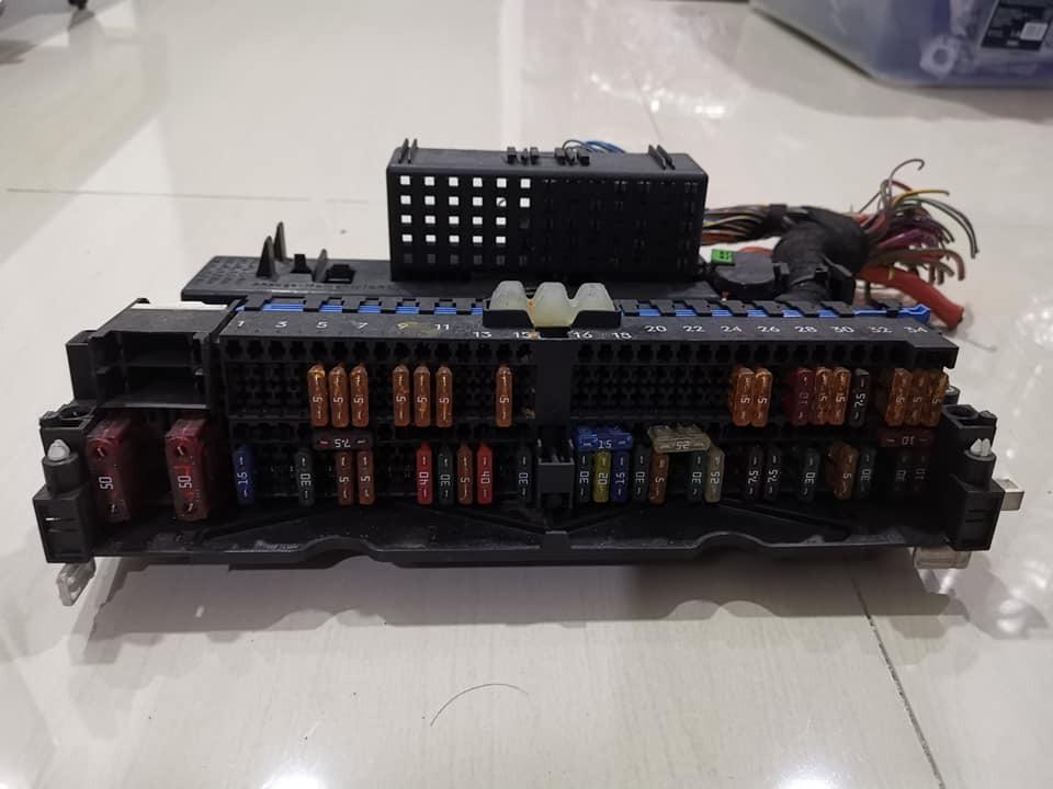 BMW E46 M54 2.5 Fusebox Fuse Box, Auto Accessories on Carousell