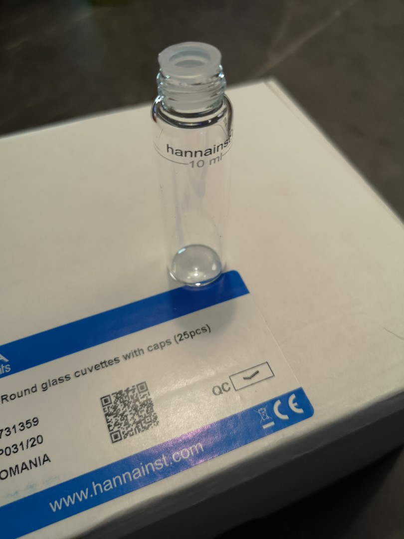 Hanna Glass Curvette vial, Pet Supplies, Homes & Other Pet Accessories ...