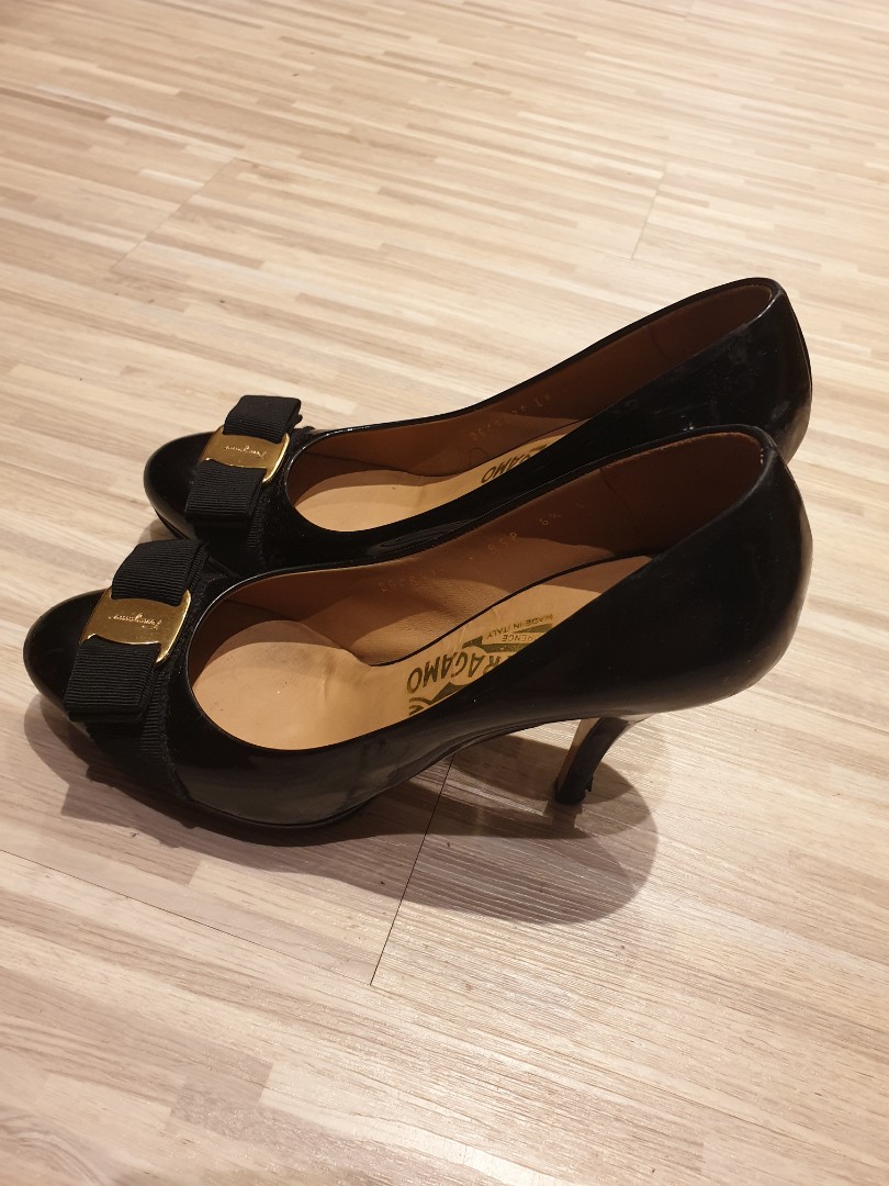 Salvatore Ferragamo Patent Leather Vara Bow Heels, Women's Fashion ...