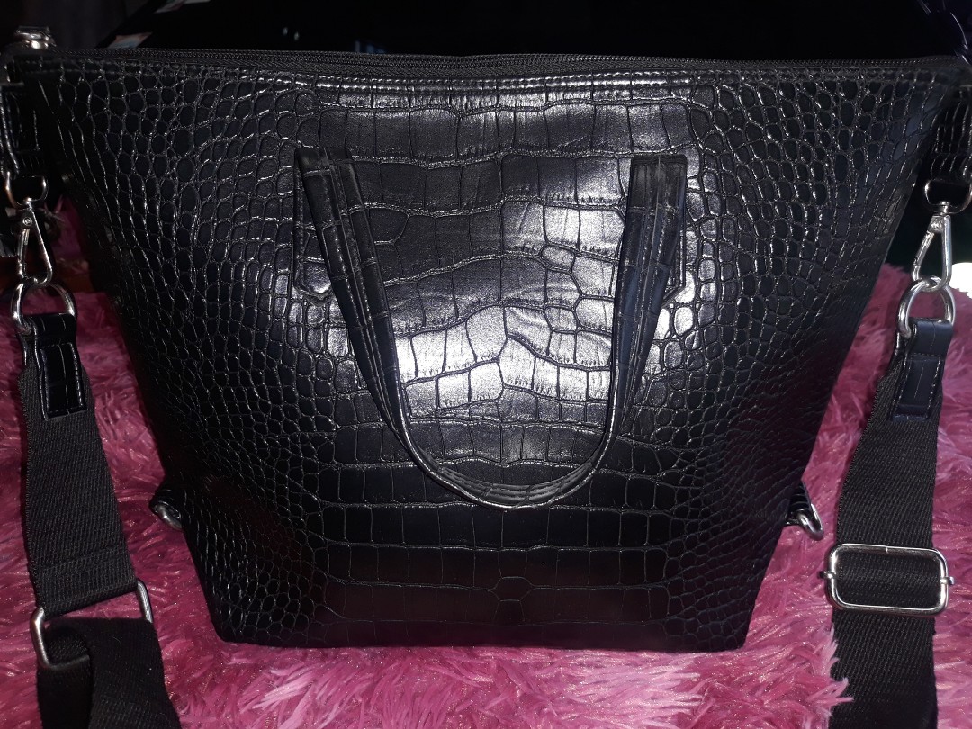 SHIQ bag, Women's Fashion, Bags & Wallets, Cross-body Bags on Carousell