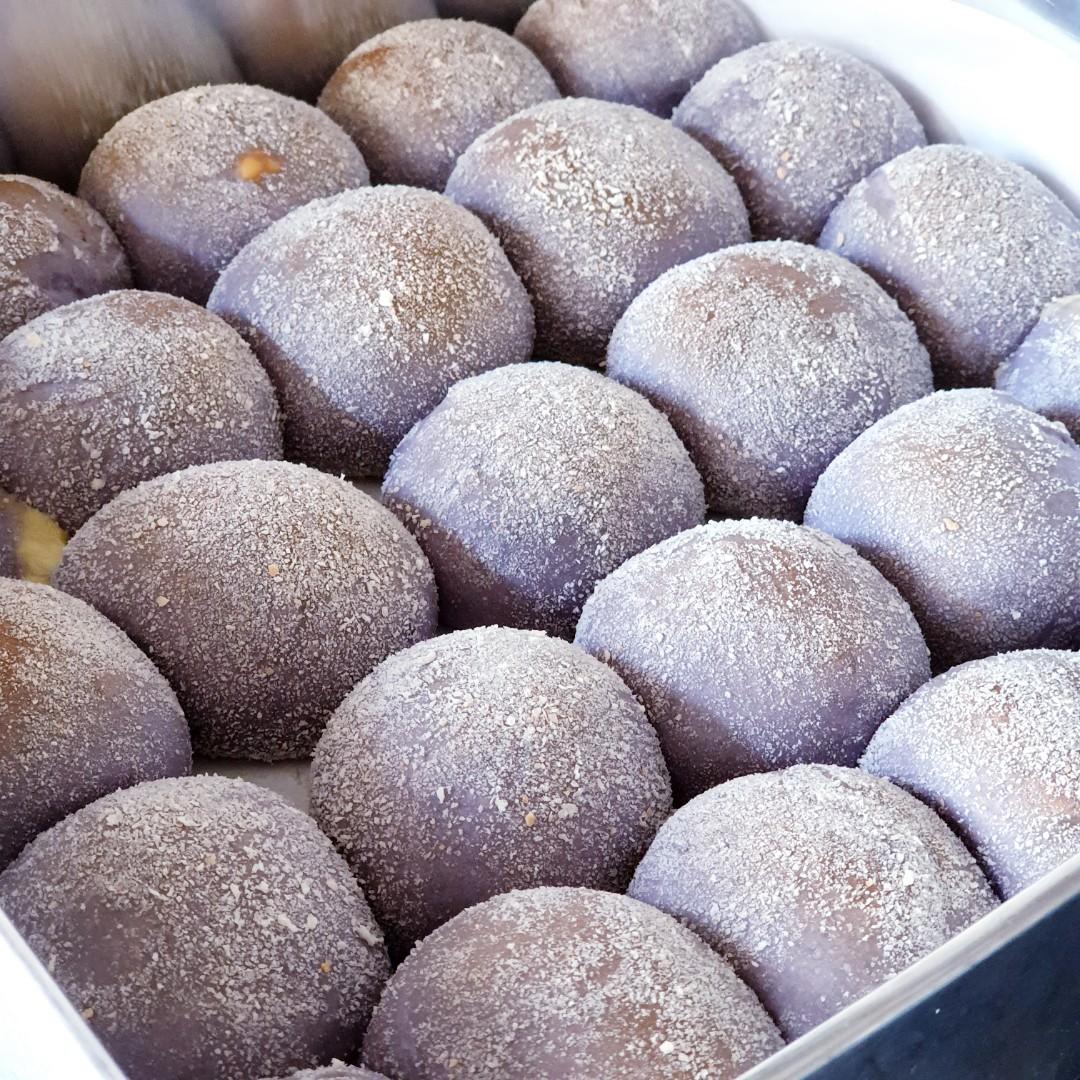 Ube cheese, red velvet, matcha pandesal, Food & Drinks, Homemade Bakes ...