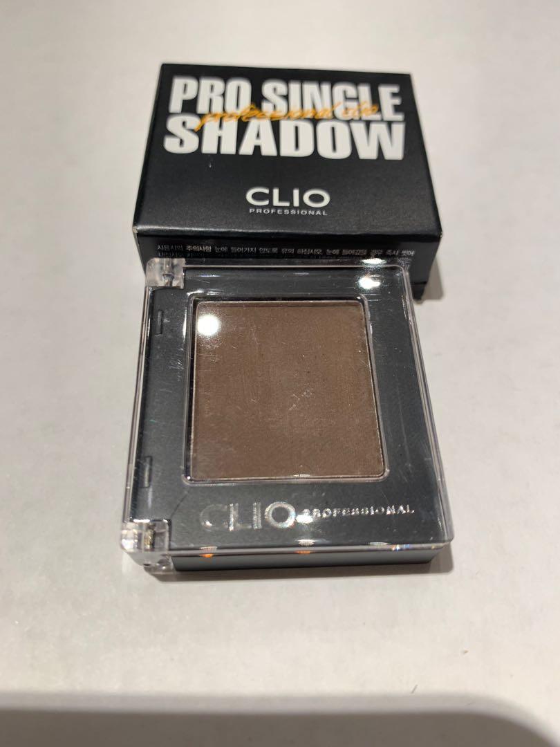 BNIB CLIO Pro Single Shadow (M50 LeanOn), Health & Beauty, Makeup on Carousell