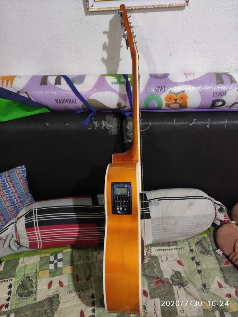 Grailton Acoustic guitar, Hobbies & Toys, Music & Media, CDs & DVDs on ...