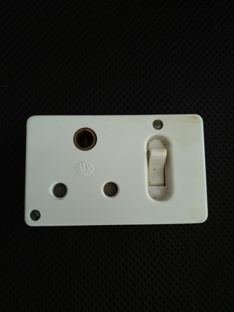 Vintage MK 15 Amp Switch Socket, Audio, Other Audio Equipment on Carousell