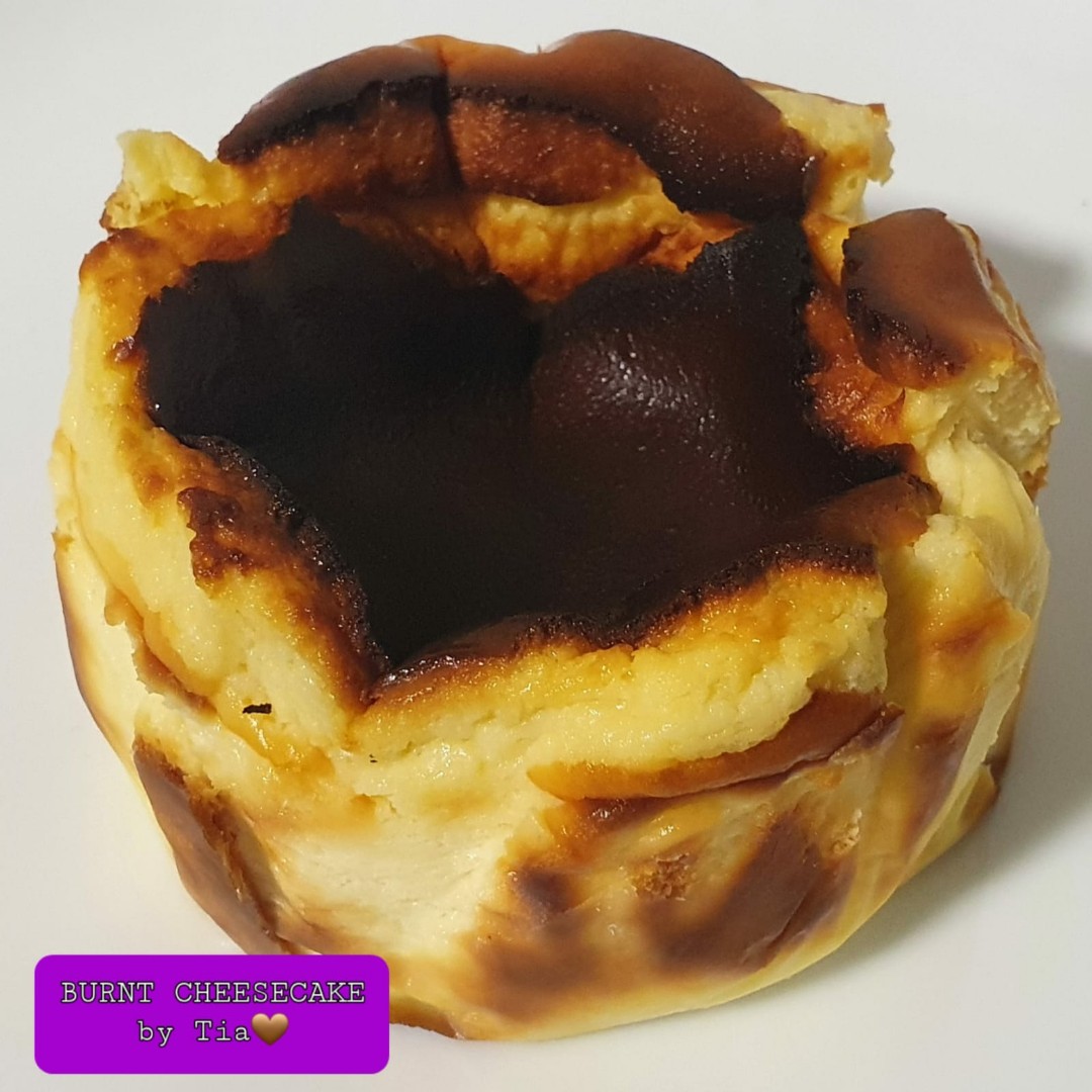 BURN CHEESECAKE, Food & Drinks, Homemade Bakes on Carousell