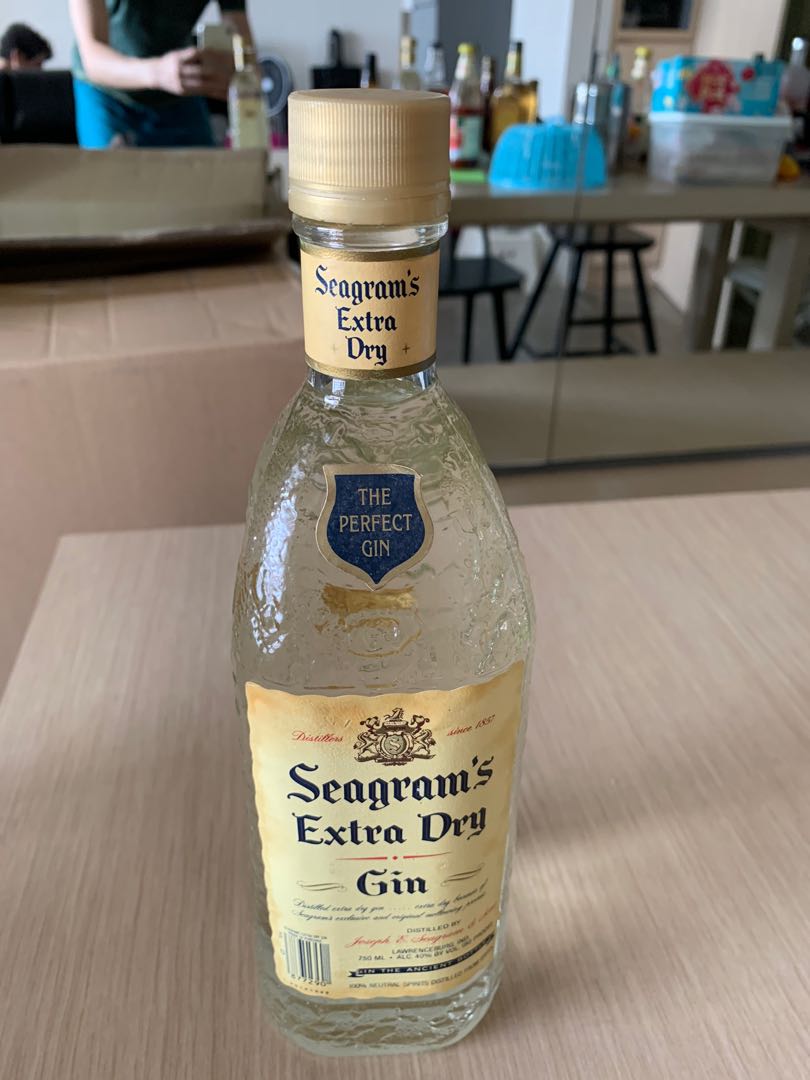 Segaran Extra Dry Gin, Food & Drinks, Packaged & Instant Food on Carousell