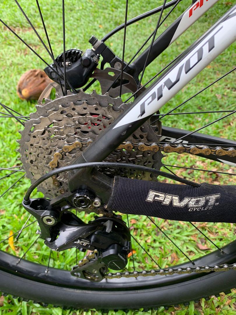 Pivot LES 27.5 Hardtail with Fox Factory 34, Sports Equipment, Bicycles ...