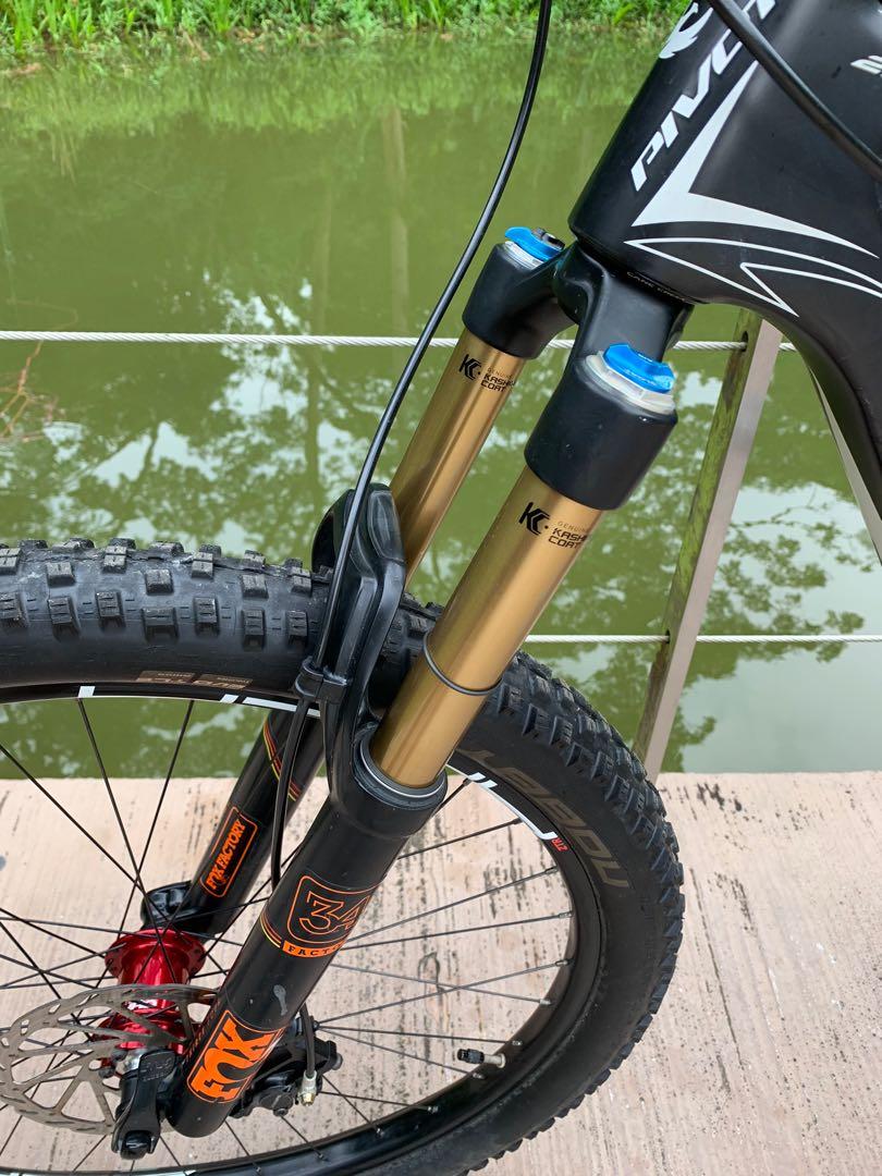 Pivot LES 27.5 Hardtail with Fox Factory 34, Sports Equipment, Bicycles ...