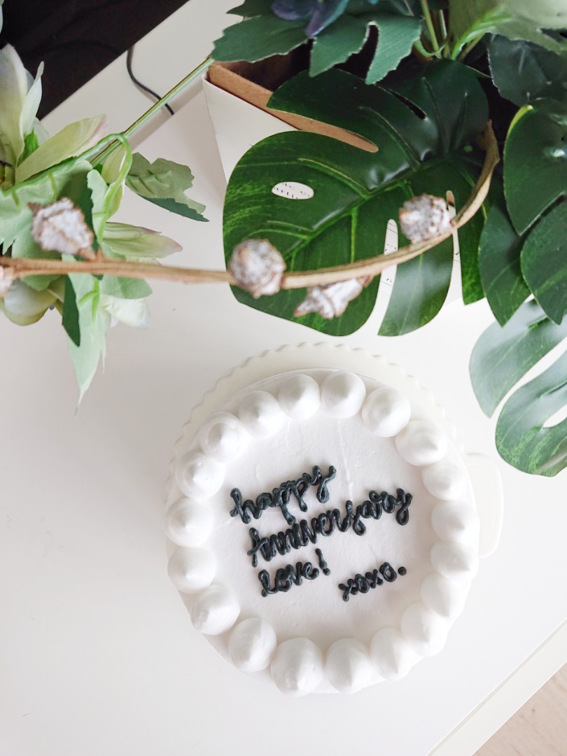 Fresh cream Korean lettering cake, Food & Drinks, Baked Goods on Carousell