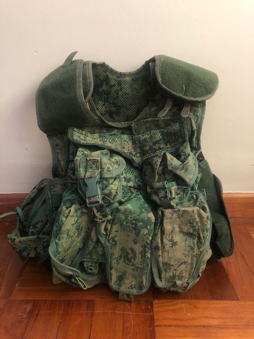 ILBV Load Bearing Vest, Furniture & Home Living, Kitchenware ...