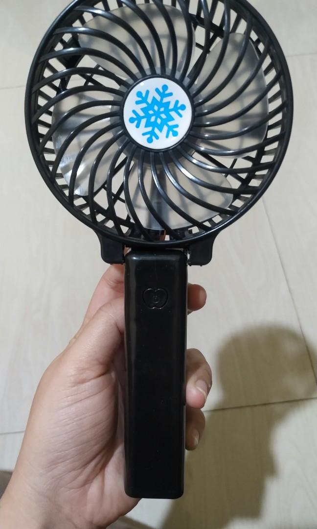 Kipas mini atau kipas tangan, Elektronik, Lainnya di Carousell
