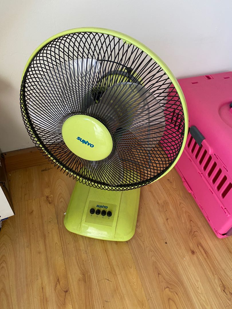 Table Fan, Furniture & Home Living, Lighting & Fans, Lighting on Carousell