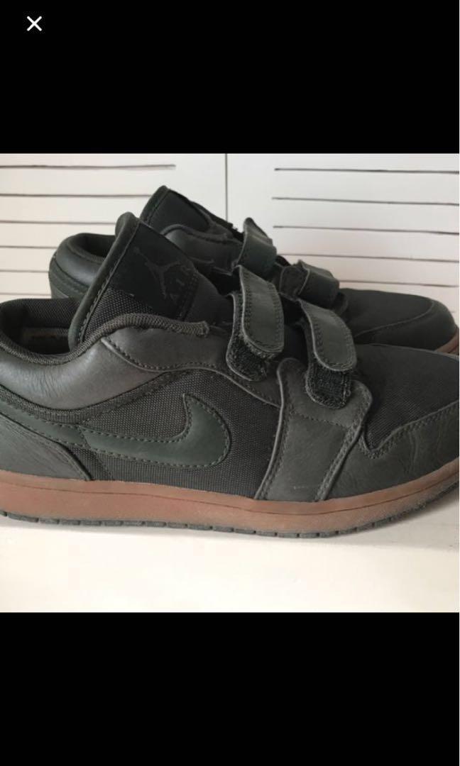 Nike Jordan 1 Velcro Low Black Gum, Men's Fashion, Footwear, Sneakers ...