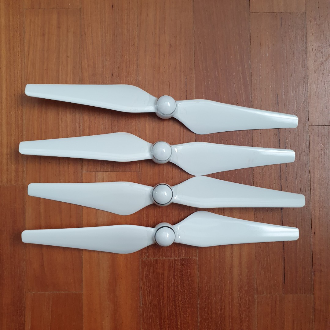 Phantom 4 rotor blades, Photography, Drones on Carousell