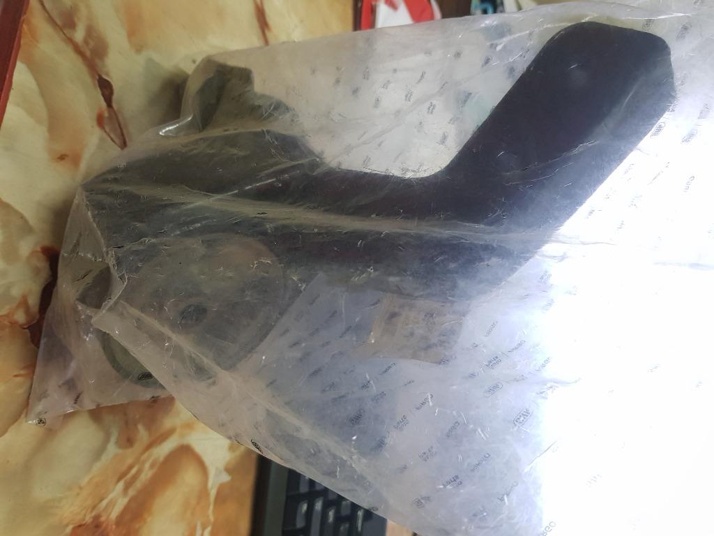 Proton Saga Left Engine Mounting, Auto Accessories on Carousell