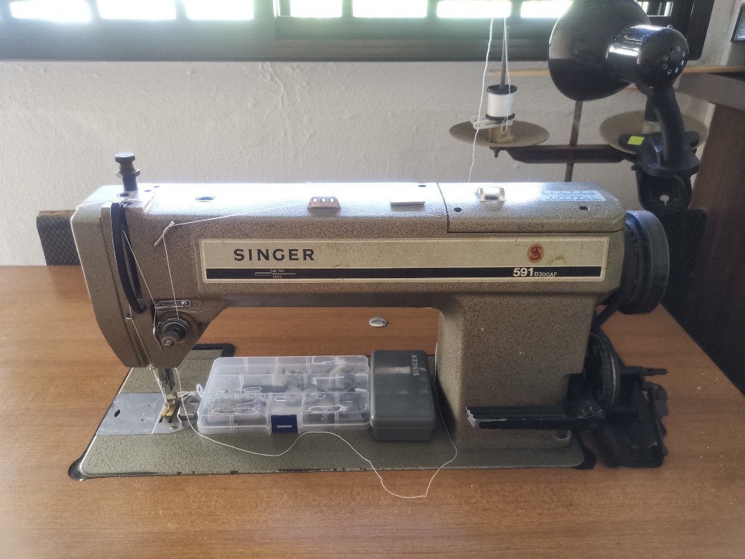 Singer 591 Sewing Machine, Hobbies & Toys, Stationery & Craft, Craft ...