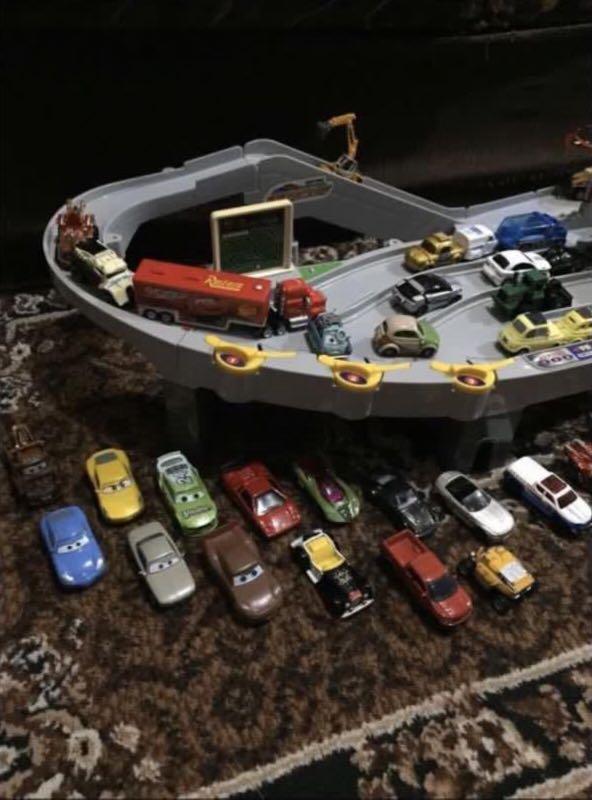 Tomica Race Track(CARS NOT INCLUDED), Hobbies & Toys, Toys & Games on ...