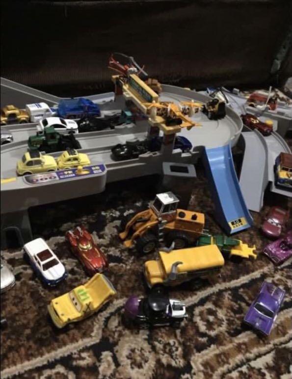 Tomica Race Track(CARS NOT INCLUDED), Hobbies & Toys, Toys & Games on ...