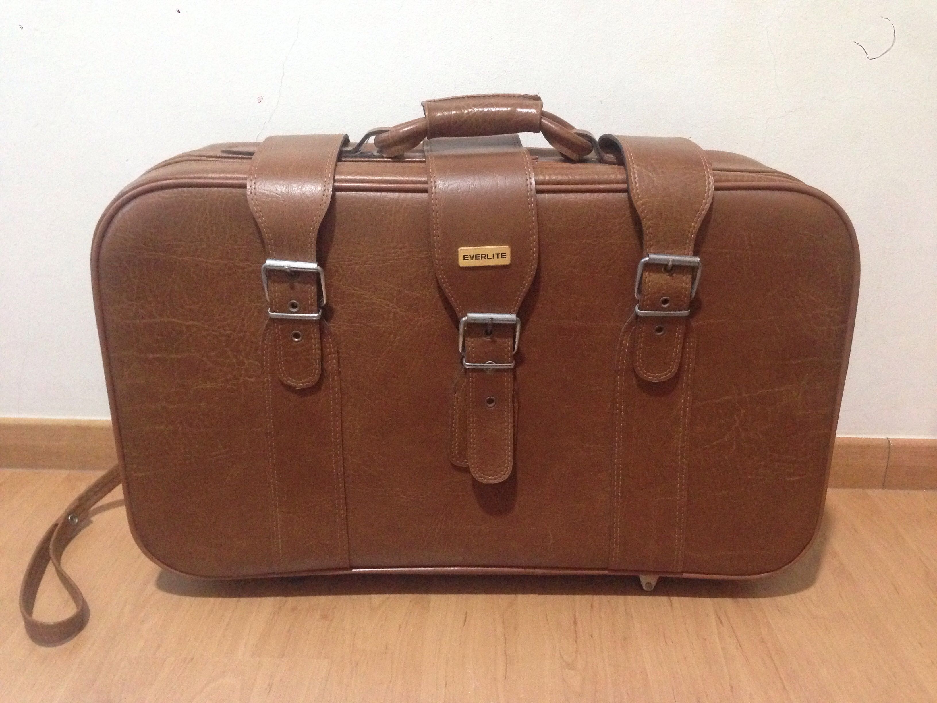 Vintage Everlite Suitcase, Hobbies & Toys, Travel, Luggage on Carousell