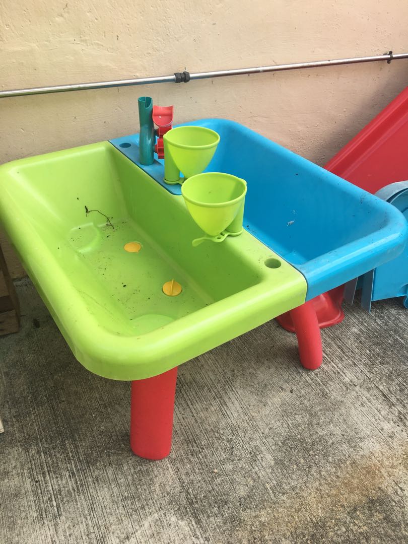 Water table, Free Items on Carousell