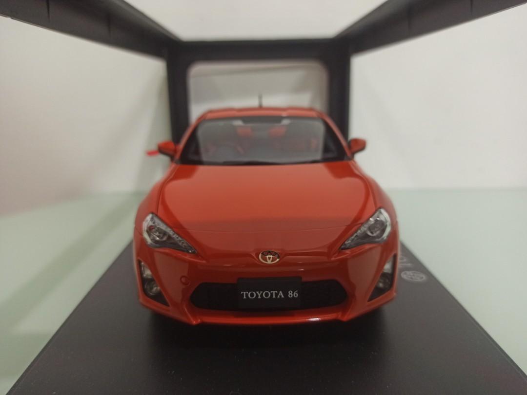 1/18 Autoart Toyota 86 GT"Limited", 興趣及遊戲, 收藏品及紀念品, 明星周邊 - Carousell