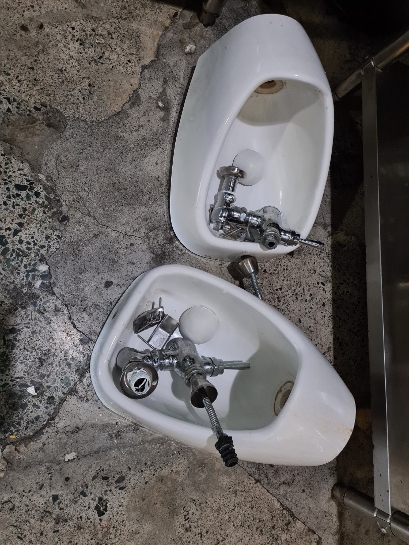 Urinal, Sink, Tissue Dispenser, Furniture & Home Living, Bathroom ...