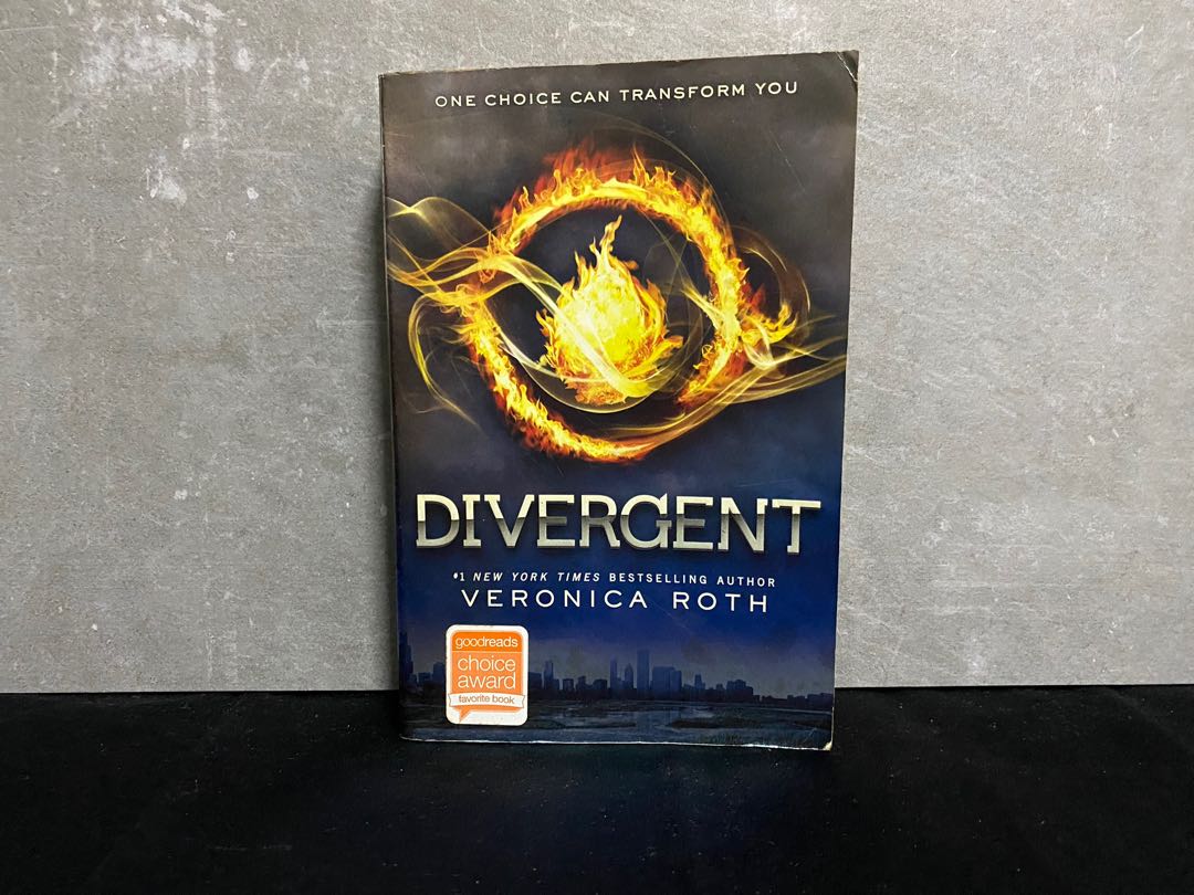 Divergent by Veronica Roth, Hobbies & Toys, Books & Magazines, Fiction ...