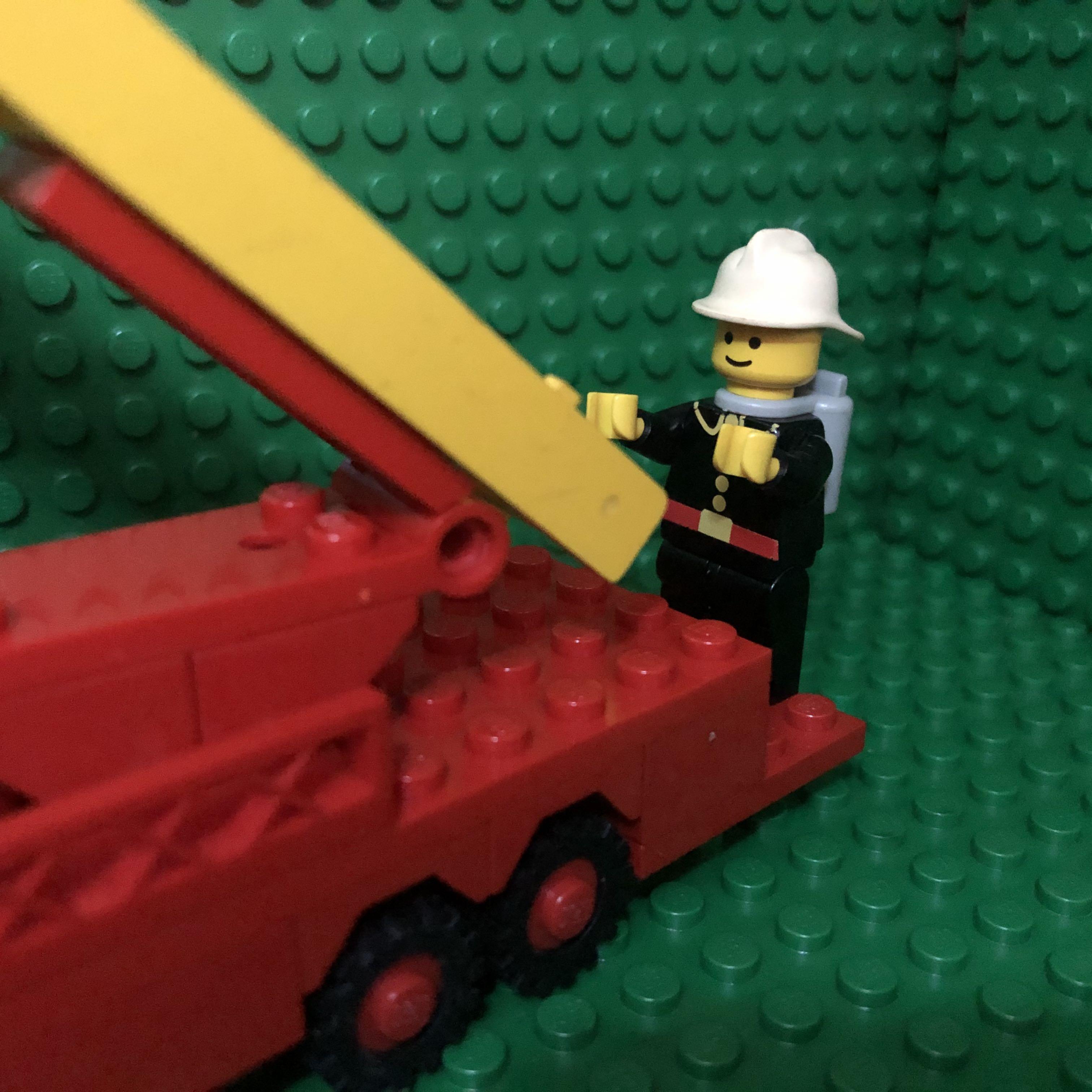 Lego Classic Minifigures 590 Engine Company No.9, Hobbies & Toys ...