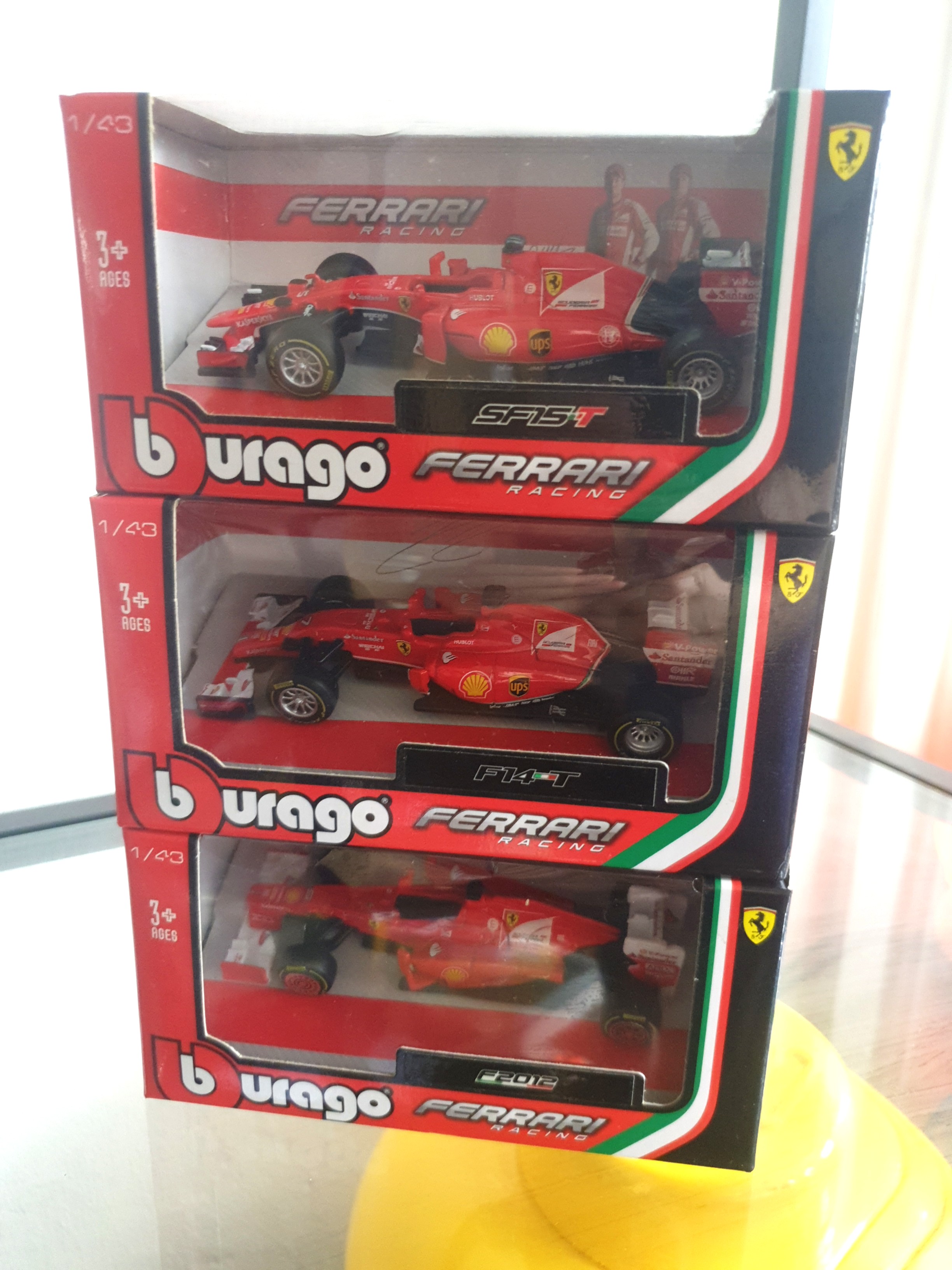 Shell Farrari (Burago), Hobbies & Toys, Toys & Games on Carousell