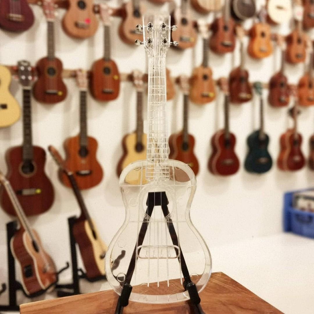 Transparent See Through CONCERT Size Ukulele Hardcase Pick Strings ...