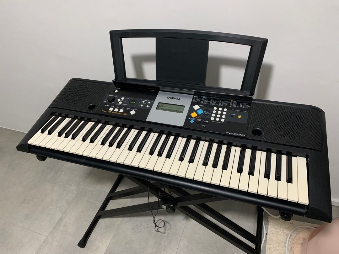 Yamaha Keyboard PSR E223, Hobbies & Toys, Music & Media, Musical ...