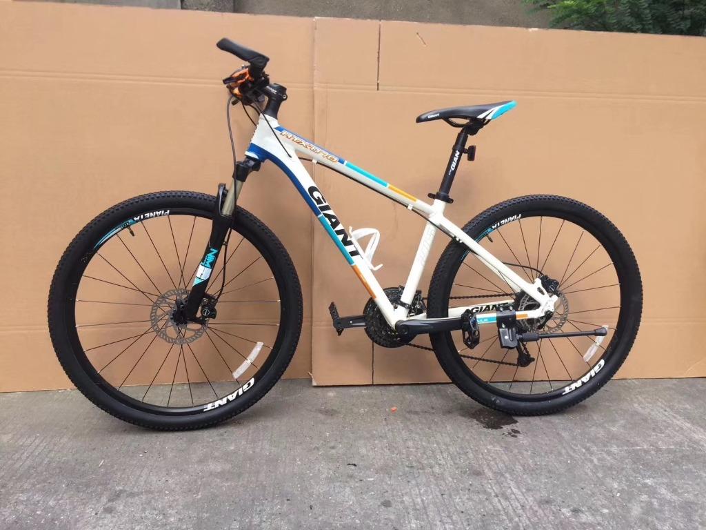 全新捷安特ATX870, 體育器材, 自行車及配件, 單車在旋轉拍賣