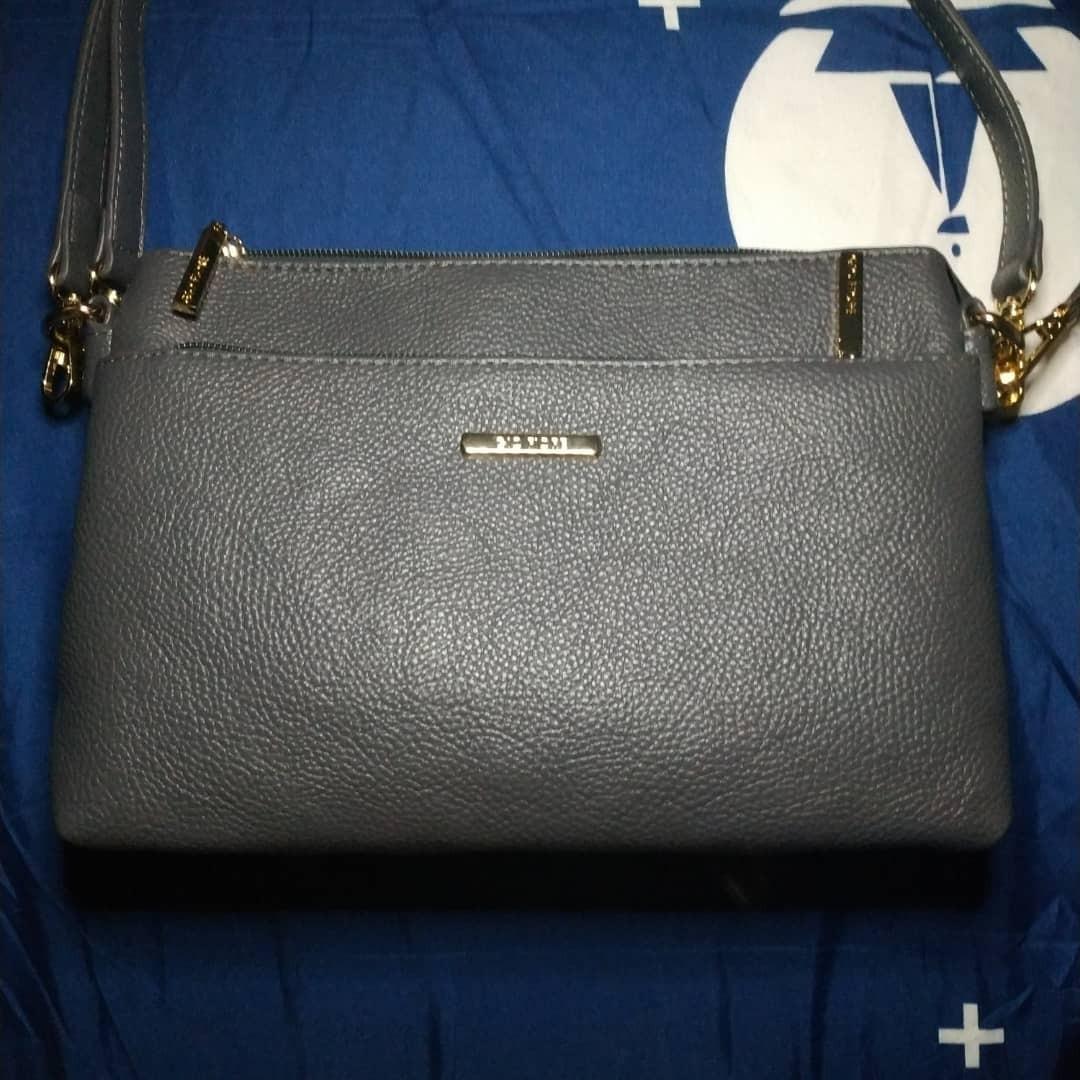 Handbag GIO FIORE, Women's Fashion, Bags & Wallets, Clutches on Carousell