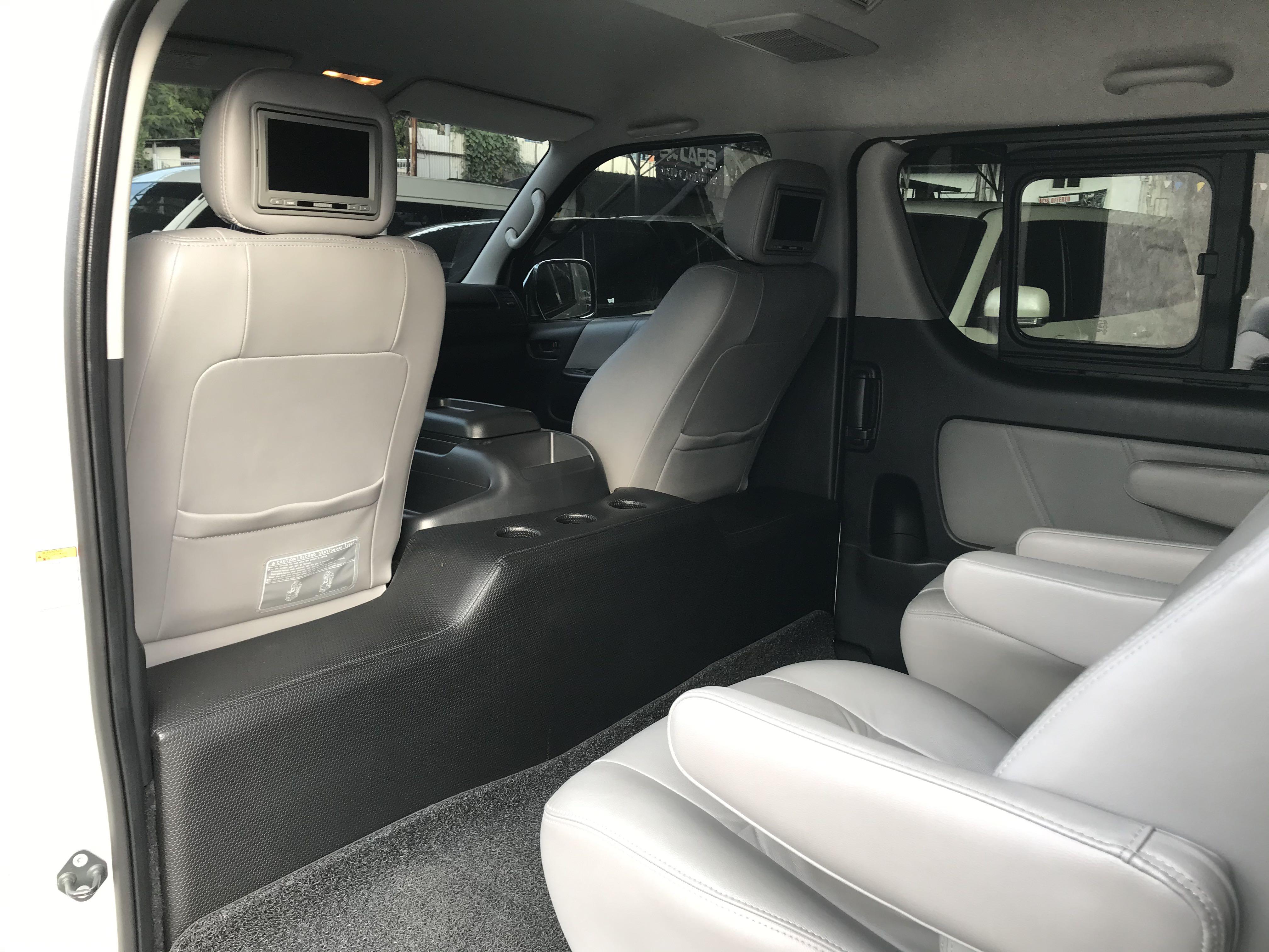 Toyota Hiace Super Grandia 3.0 Captain Seats Leather Seats Top of the ...