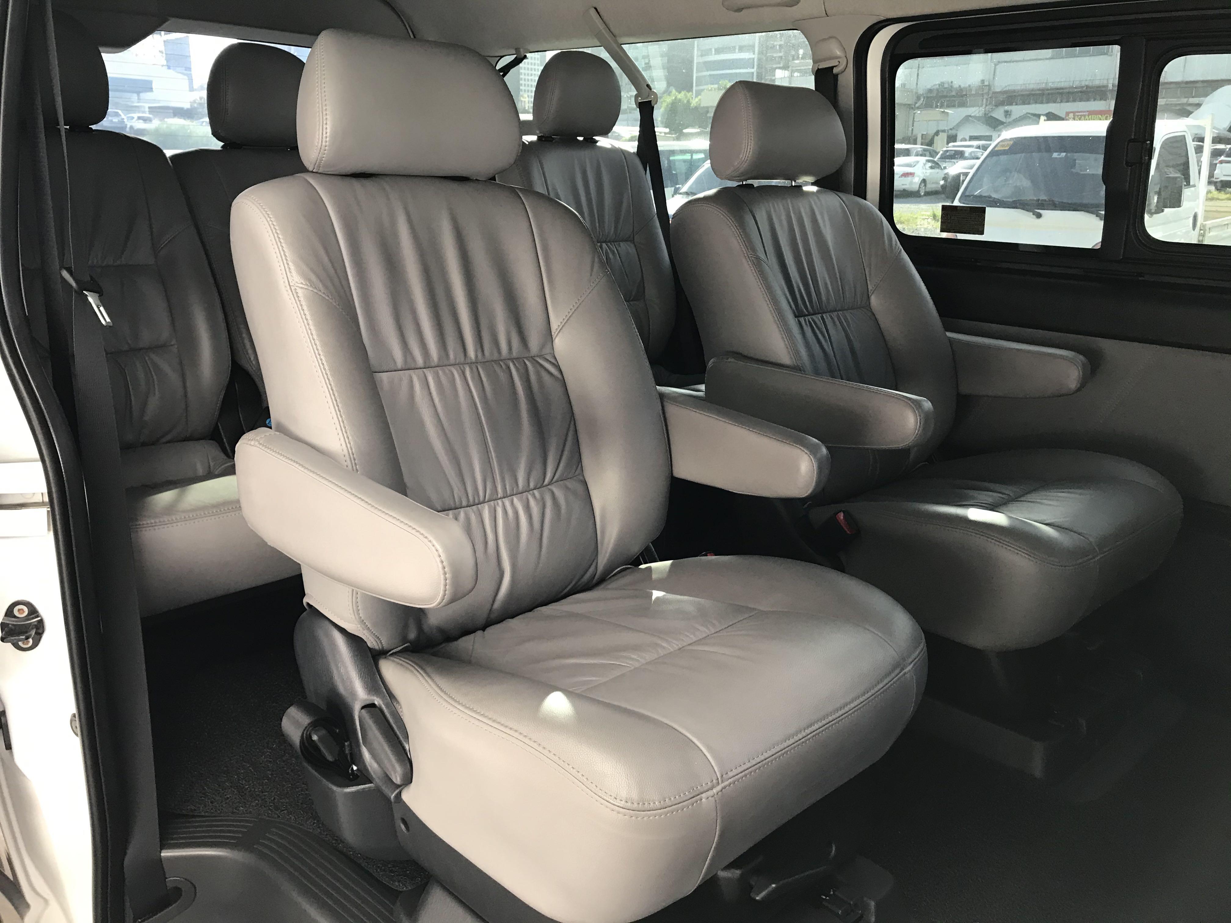 Toyota Hiace Super Grandia 3.0 Captain Seats Leather Seats Top of the ...