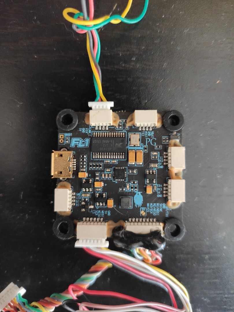FlightOne Skitzo Revolt OSD F4 Flight Controller, Photography, Drones ...
