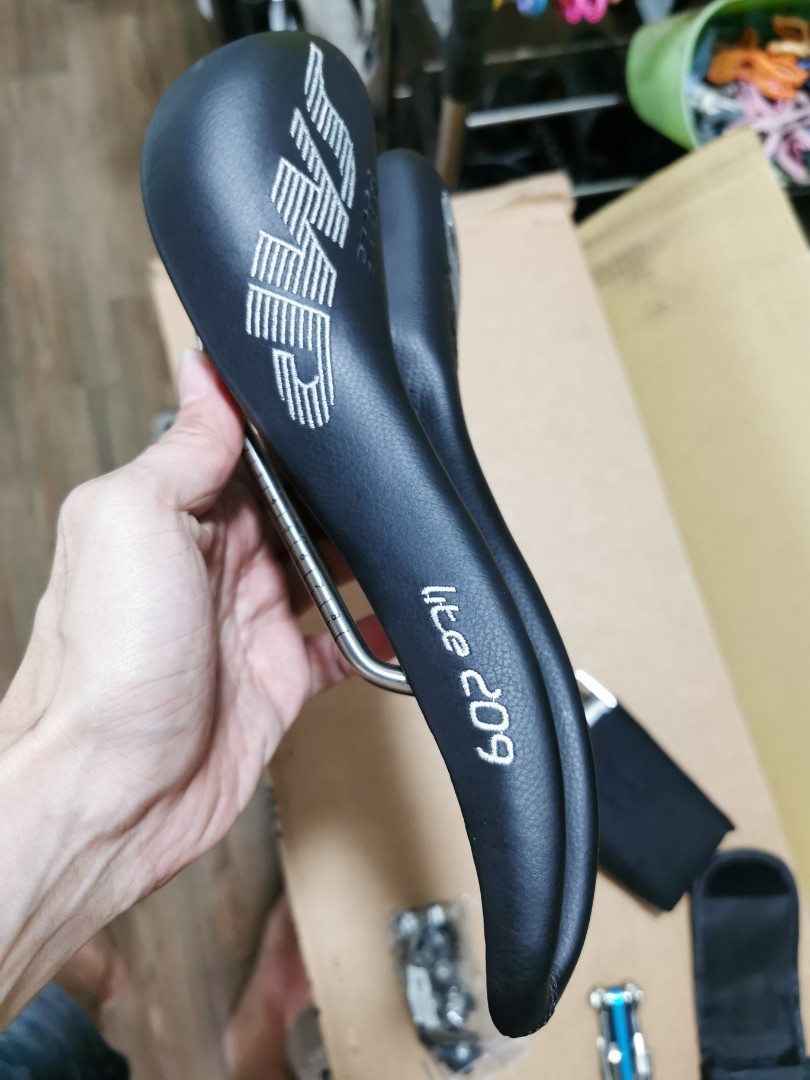 Selle SMP Lite 209, Bicycles & PMDs, Parts & Accessories on Carousell