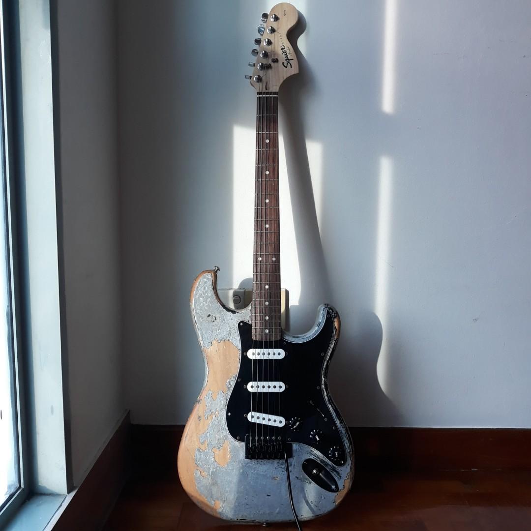 Squier Relic Stratocaster electric guitar + freebies, Hobbies & Toys ...
