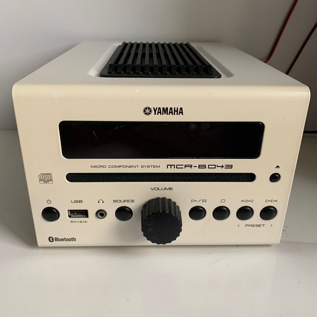 YAMAHA CD player, Hobbies & Toys, Music & Media, CDs & DVDs on Carousell