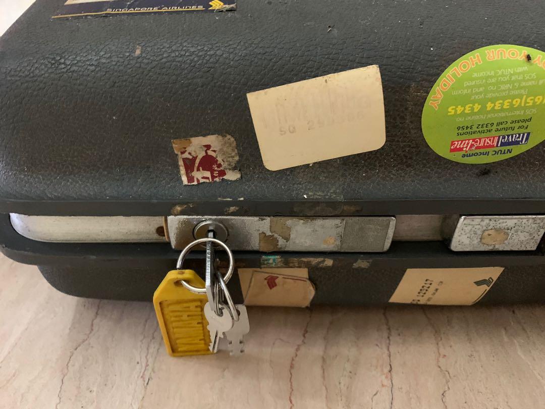 Authentic samsonite Saturn luggage, Hobbies & Toys, Memorabilia ...