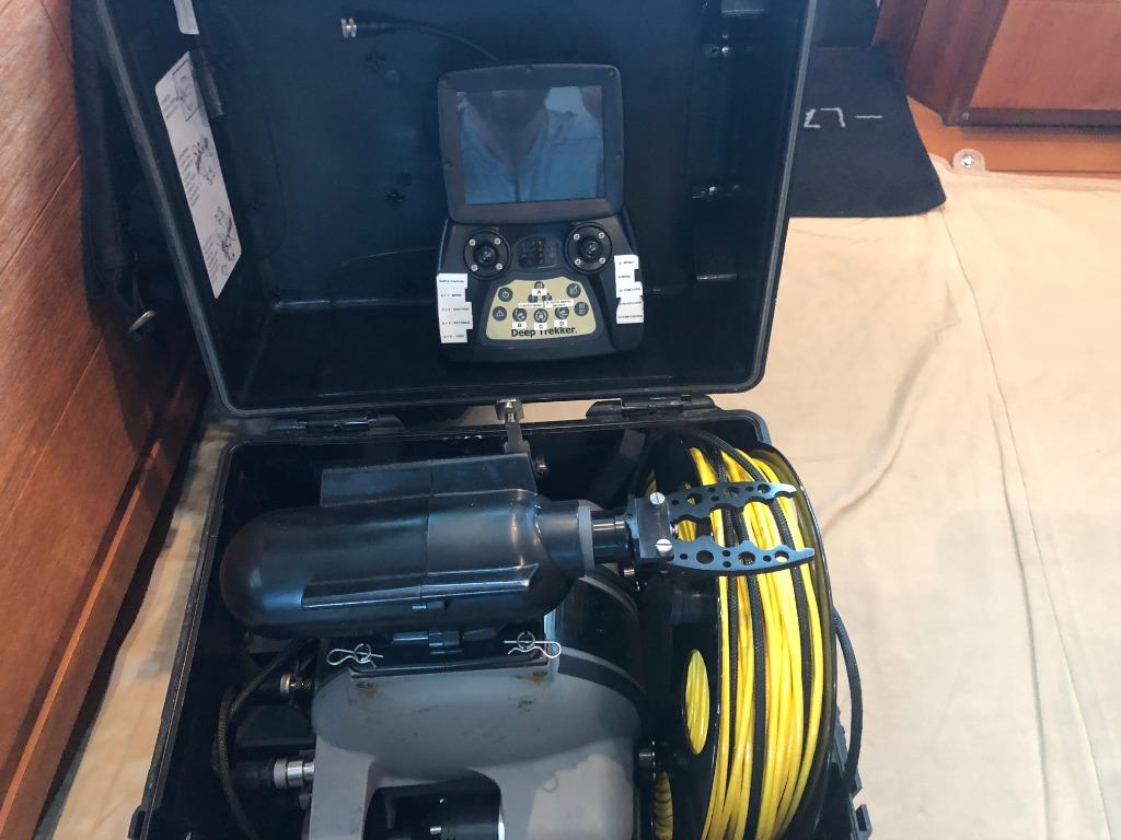 DEEP TREKKER DTG2 UNDERWATER ROV, Photography, Drones on Carousell
