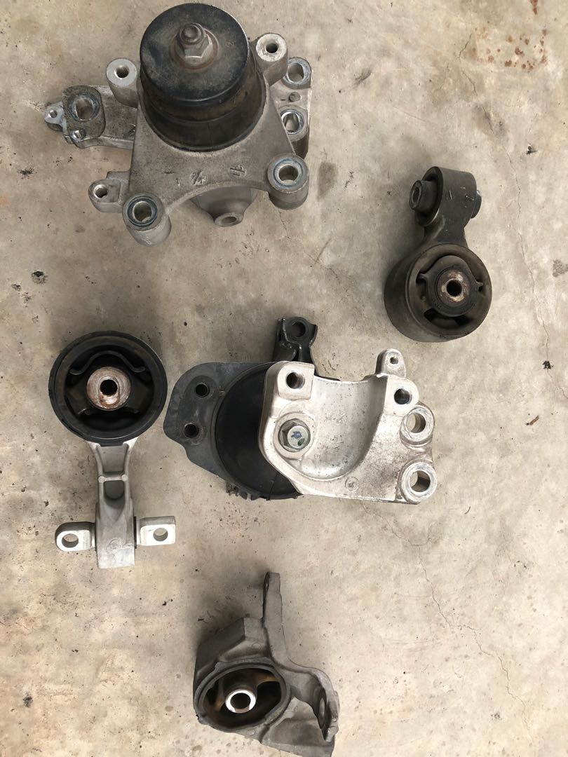 FD2R Original Engine Mounting, Car Accessories, Accessories on Carousell