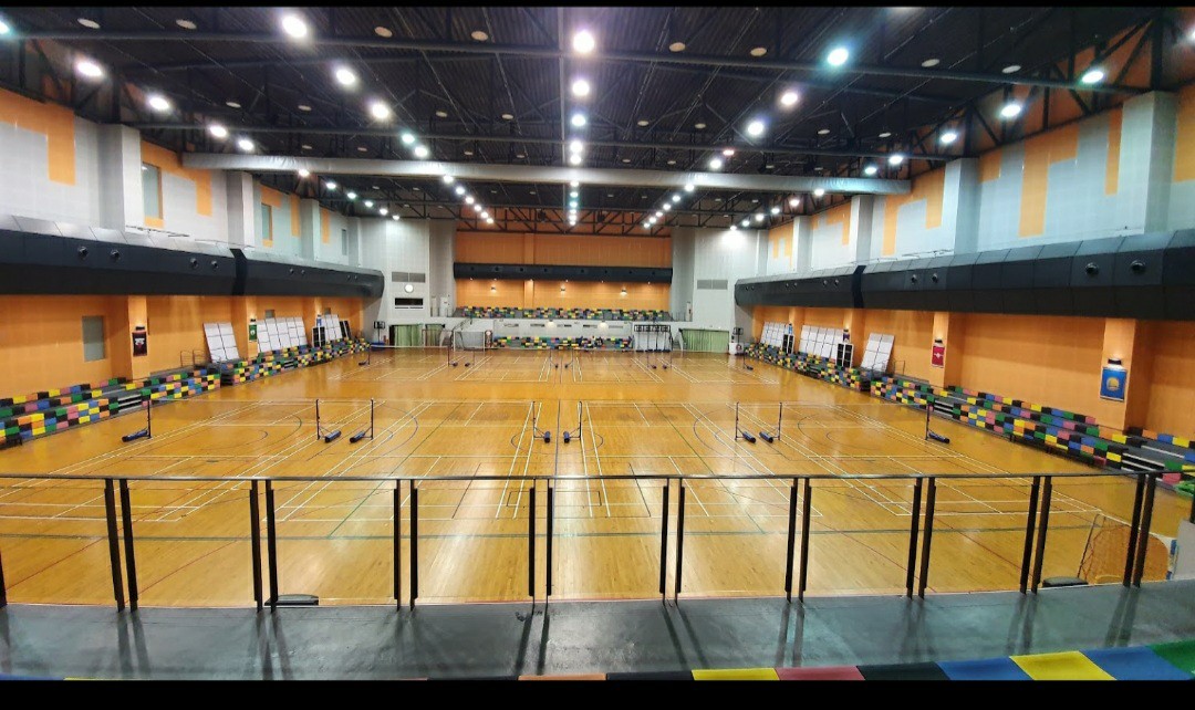 Pasir Ris Sports Hall Badminton Court, Sports Equipment, Sports & Games ...