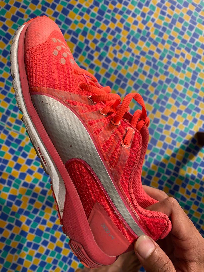 PUMA FAAS 300 v2, Women's Fashion, Footwear, Flipflops and Slides on ...