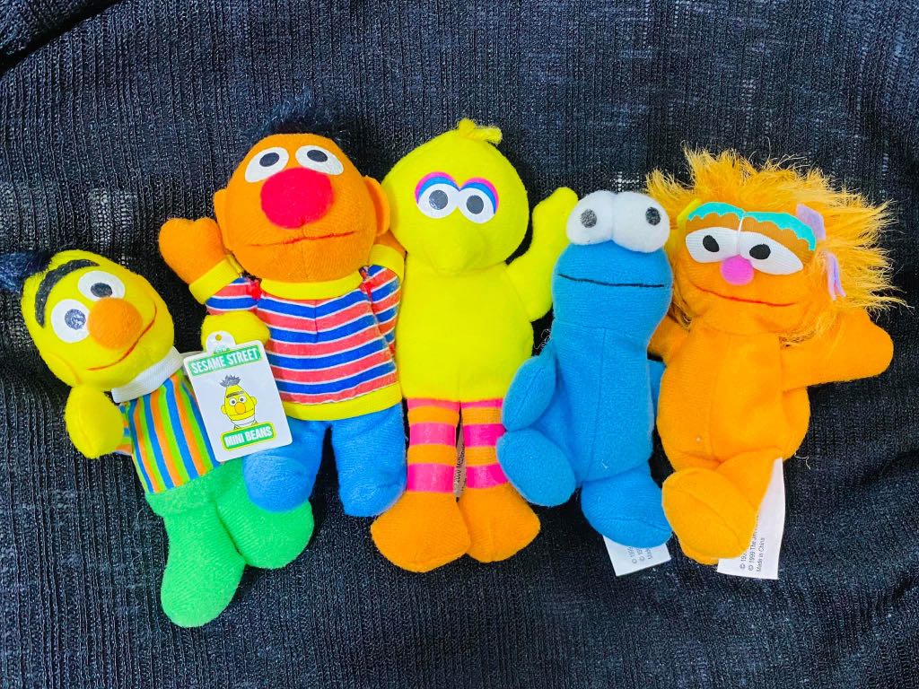 Sesame Street Mini Set, Hobbies & Toys, Toys & Games on Carousell